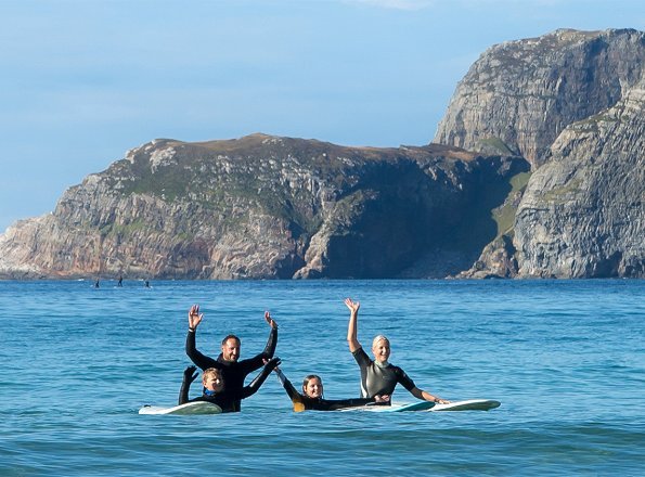 Photos of the Crown Prince Family surfing in Hoddevik were published
