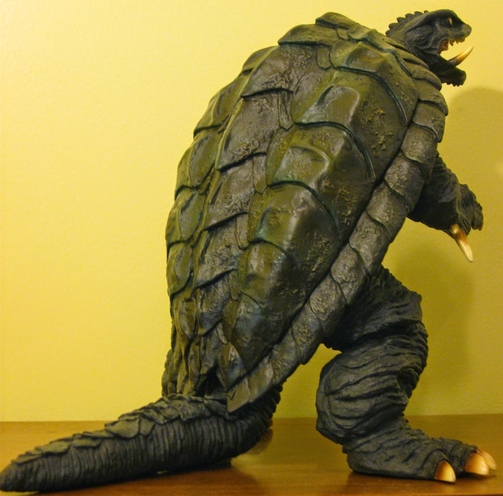 The Toyseum: GAMERA 1996 - X-Plus Large Series vinyl figure review