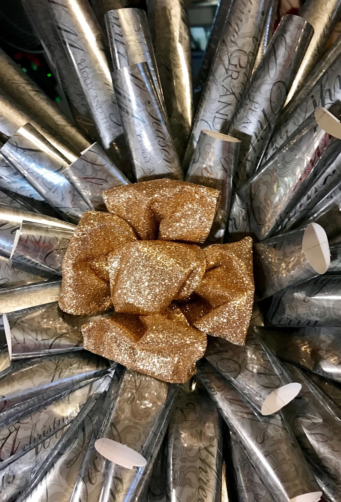 Gold Rush Gal Crafts: Wrapping Paper Star Burst