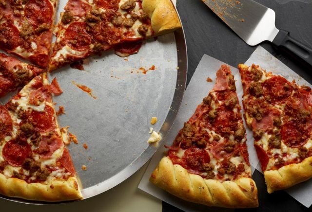 Free Pizza Slices at Pilot Flying J Through February 12, 2017