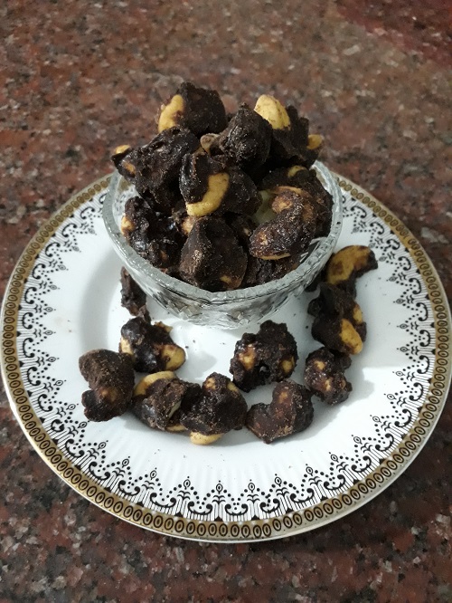 Deepavali Special - Mundiri Paruppu Chocolate Nokkal - Chocolate Coated ...