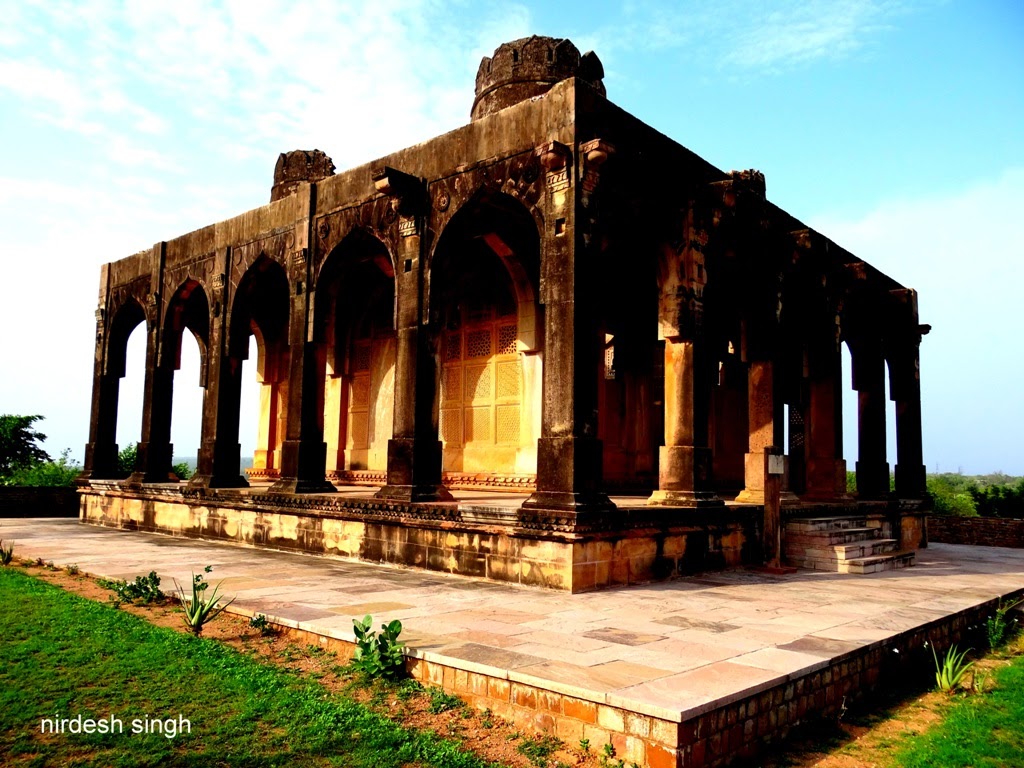 Just Tripping!: Chanderi Charm – of Baiju Bawra, Hazrat Nizamuddin ...