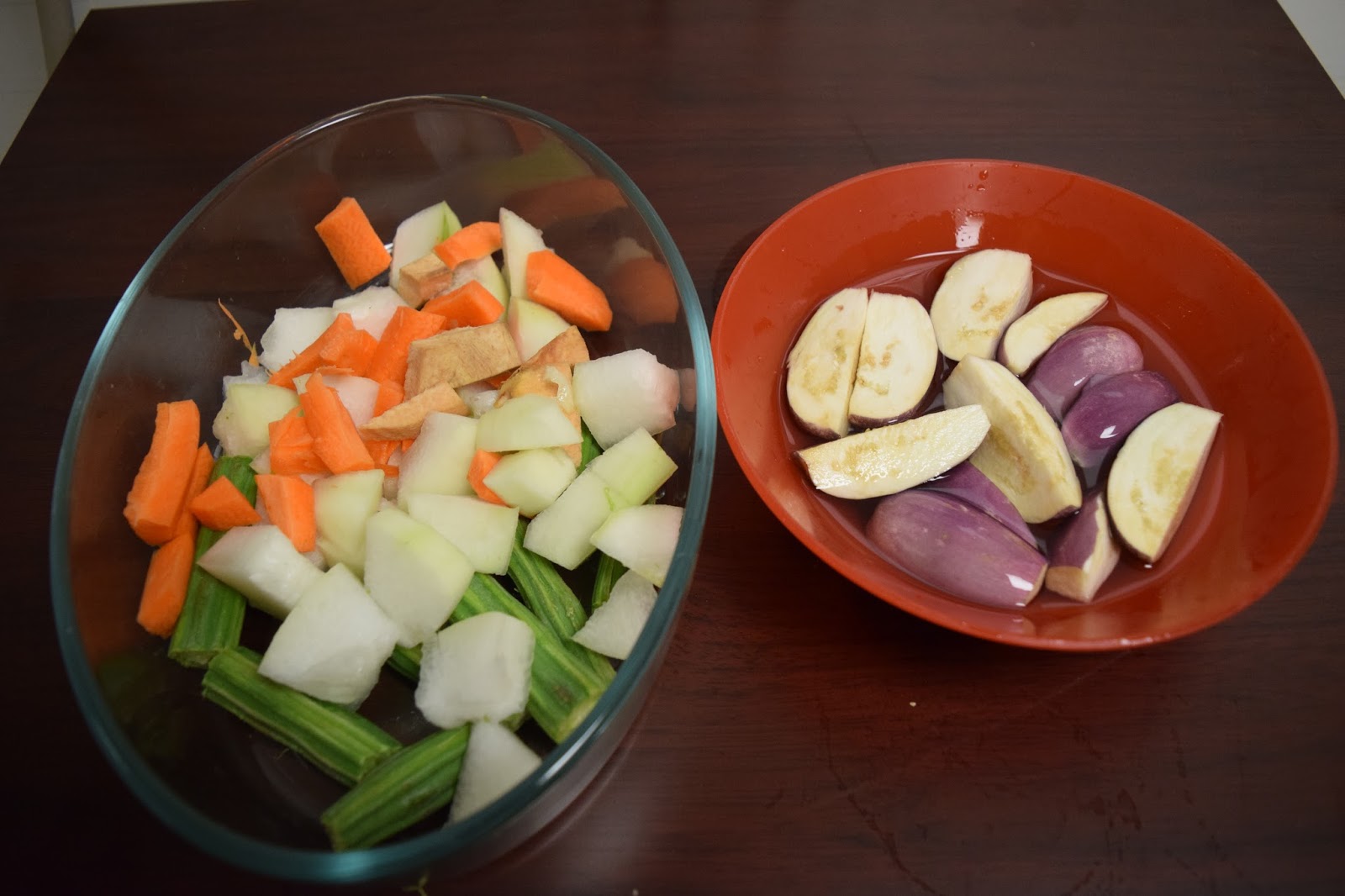 Poornima's Cook Book: Sambar / Mixed Vegetable Sambar - Tamilnadu Style