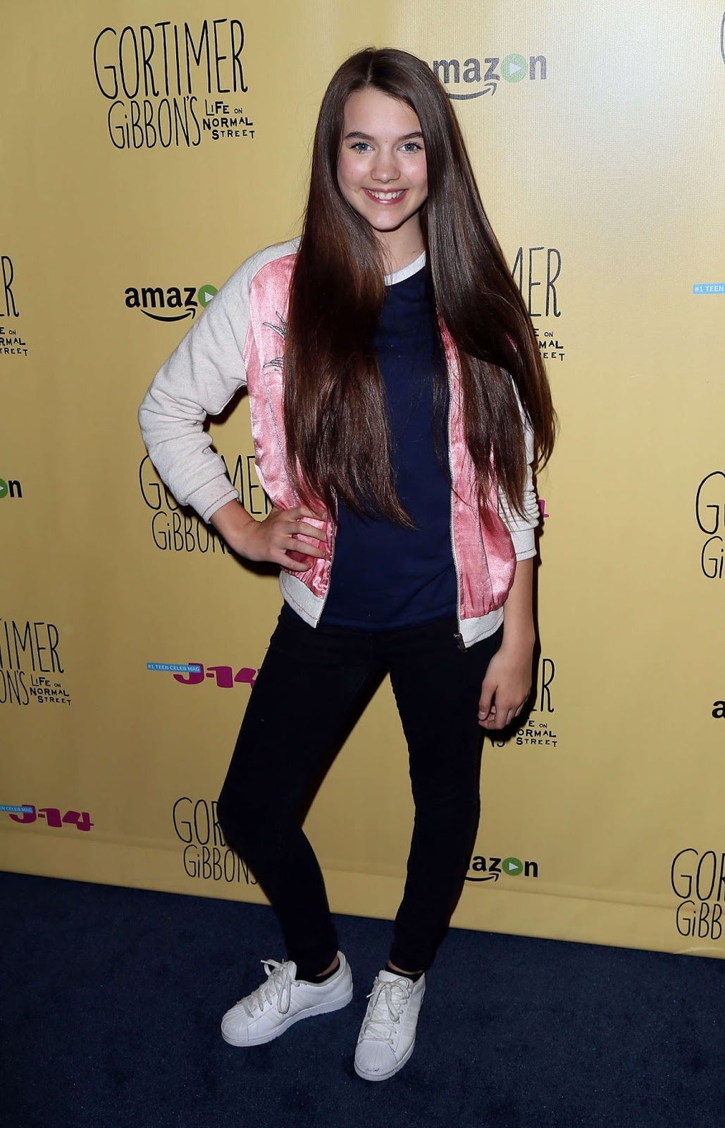 Starlet Arcade: Chloe East