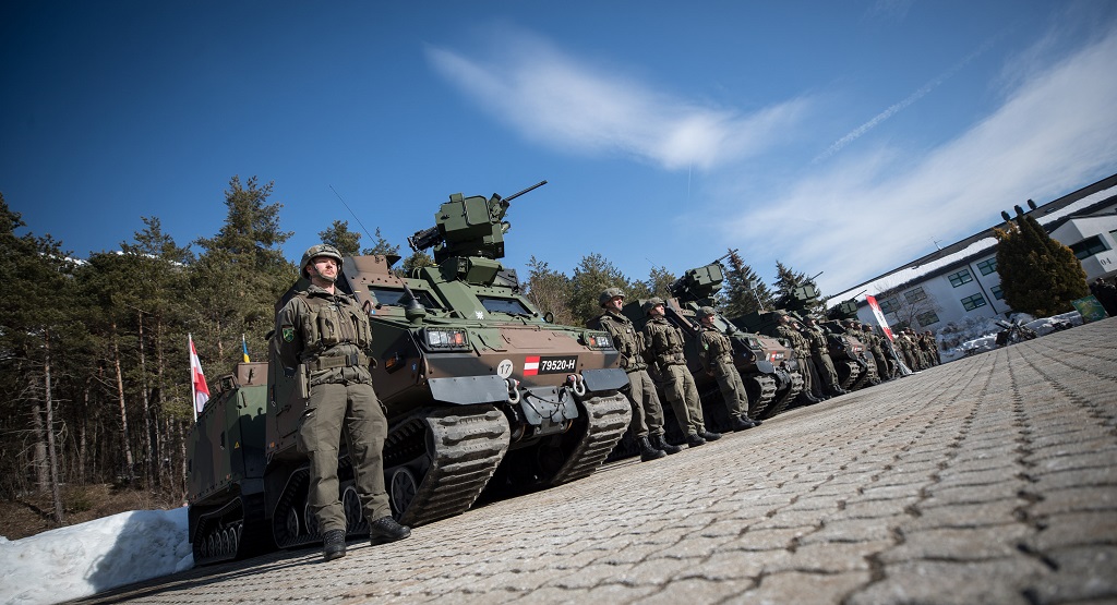 STRATEGIE & TECHNIK: Bandvagn für das Bundesheer - BAE Systems liefert ...