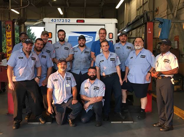 South Florida Postal Blog: Miami VMF 'Keeps the Mail Moving'