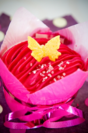 Petaloutha: My Neices Matric Dance Cupcakes♥