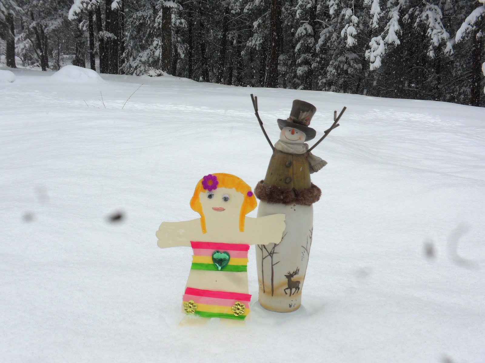Flat Taylor's visit to Colorado: Taylor Swift builds a snowman