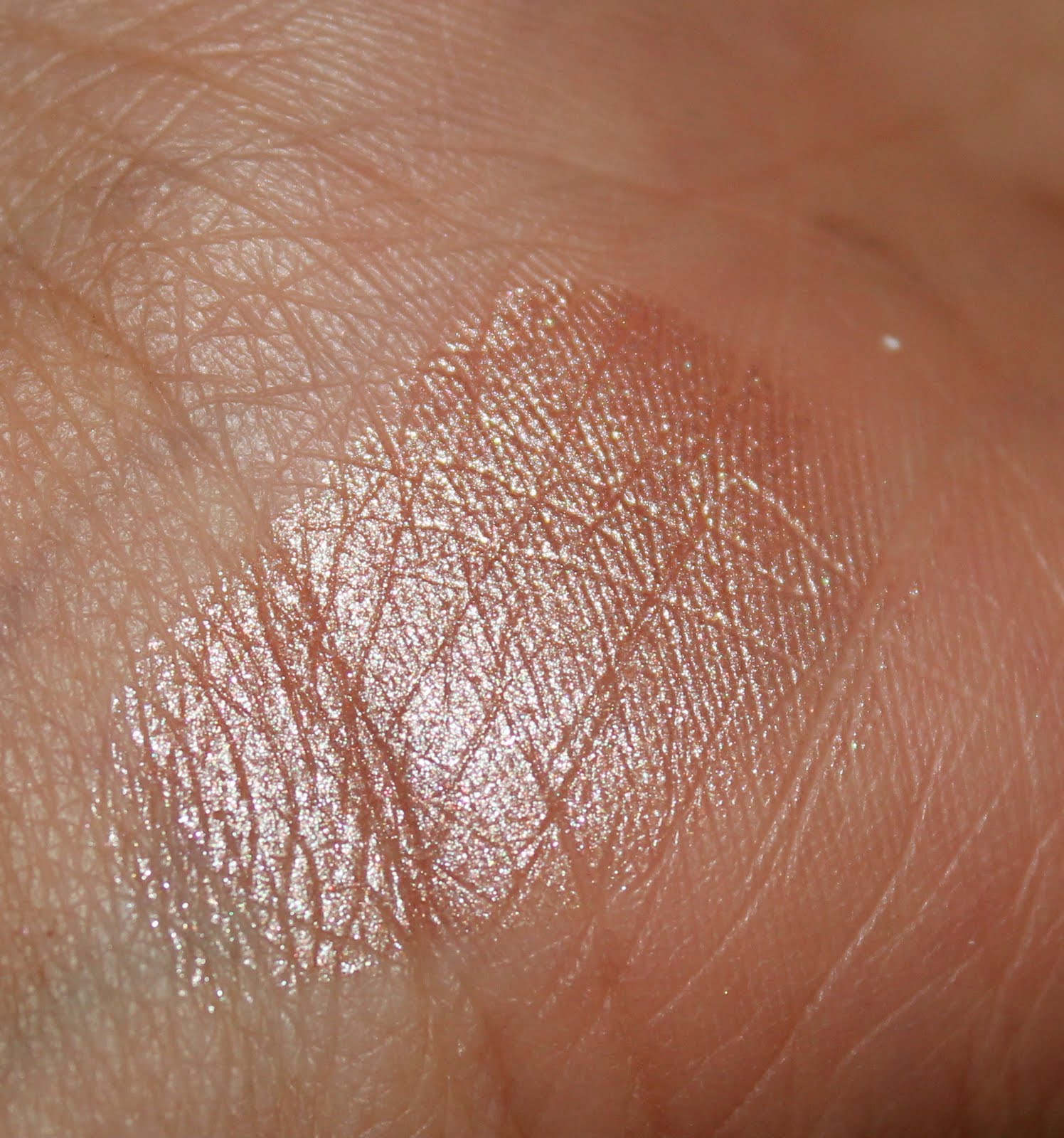 2Beautiful Blog: MAC Shell Cream Colour Base