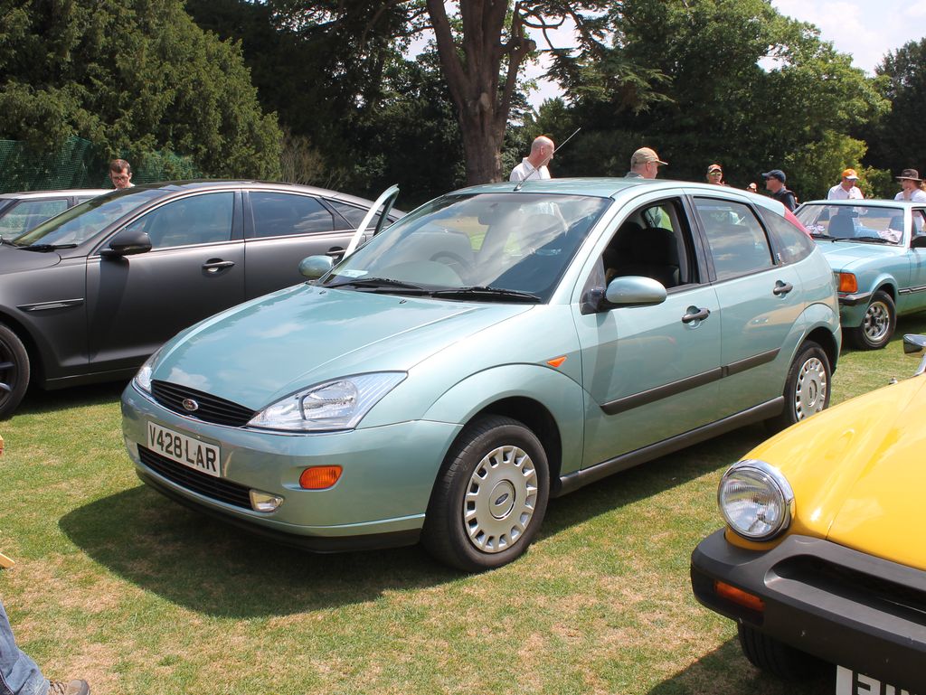 Rusty Old Rubbish: Festival of the Unexceptional: Classic Parking Top Ten