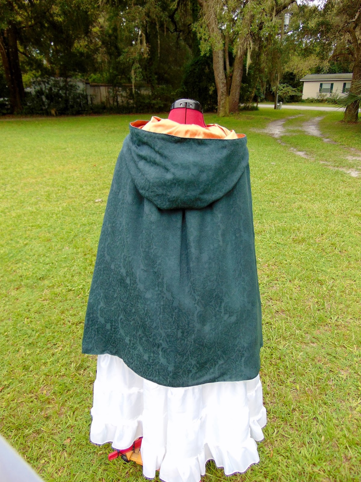 The Antique Sewist: Making an 18th century cloak