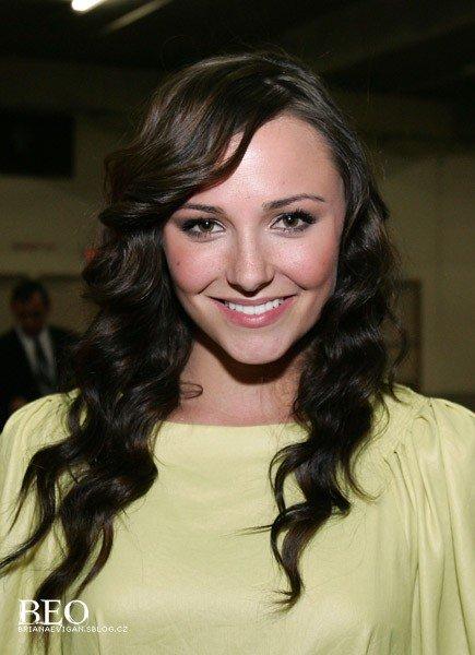 Galeri Foto Menarik: Foto-Foto Briana Barbara-Jane Evigan