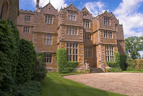 Historical Belles and Beaus: Chastleton House - A Jacobean Gem