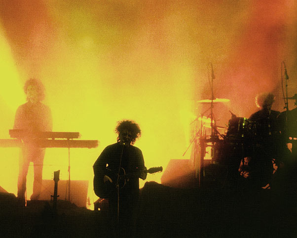 We wanna stage dive!: 1989-09-13 The Cure - Compton Terrace, Chandler, AZ