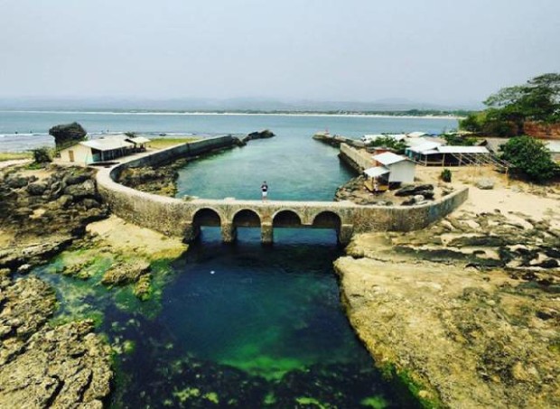 Ragam Wisata dan Kuliner Indonesia: Santolo beach