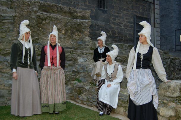 MITOS VASCOS-VI ~ DANTZ-ANGO