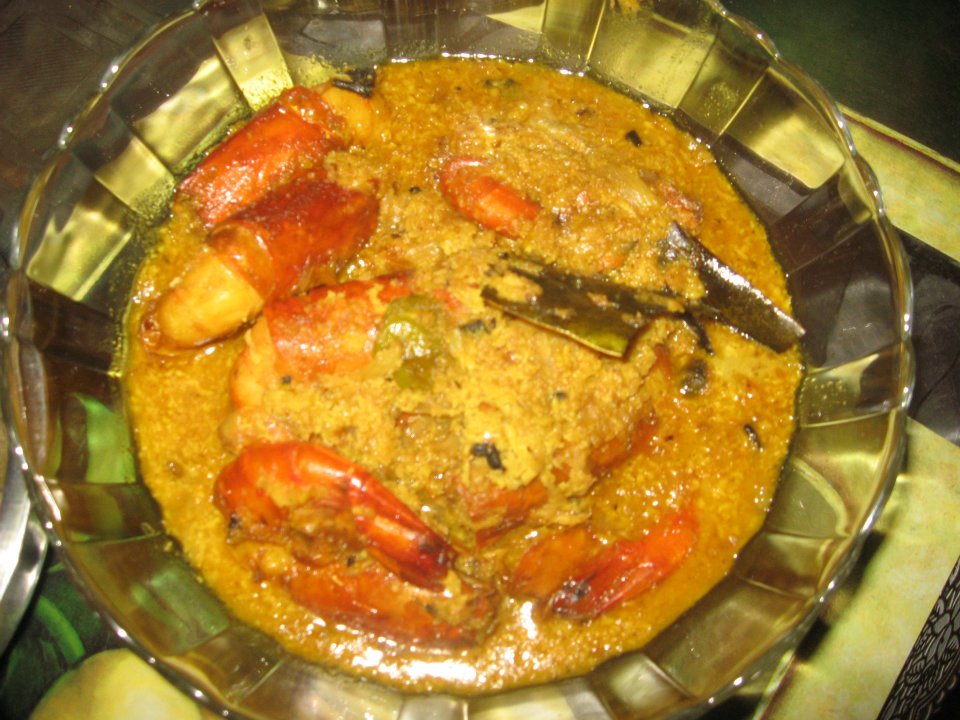 HIYAR MAJHE: Chingri Macher Malai Curry (Bengali Prawn Curry in Coconut ...