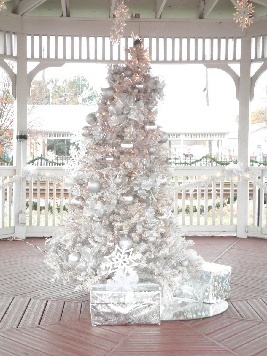 Shiny Shimmery Splendid: Dreaming of a White Christmas