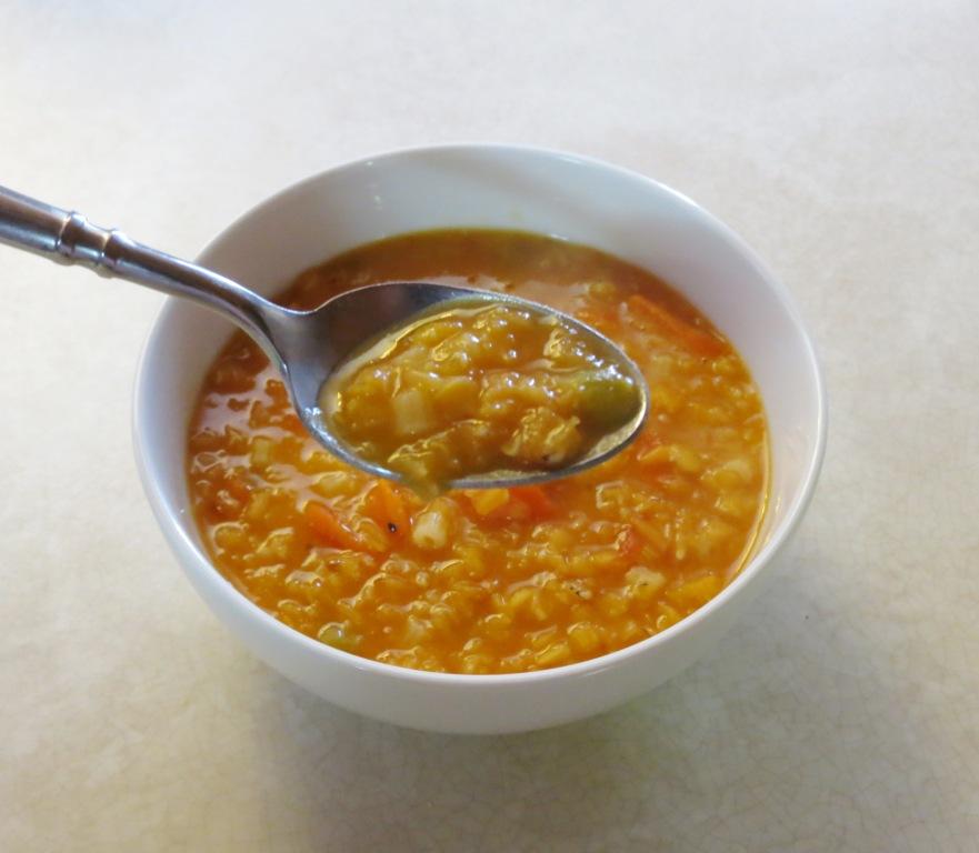 Nummy Kitchen: Red Lentil Soup With Pasta -- Random Recipe #5