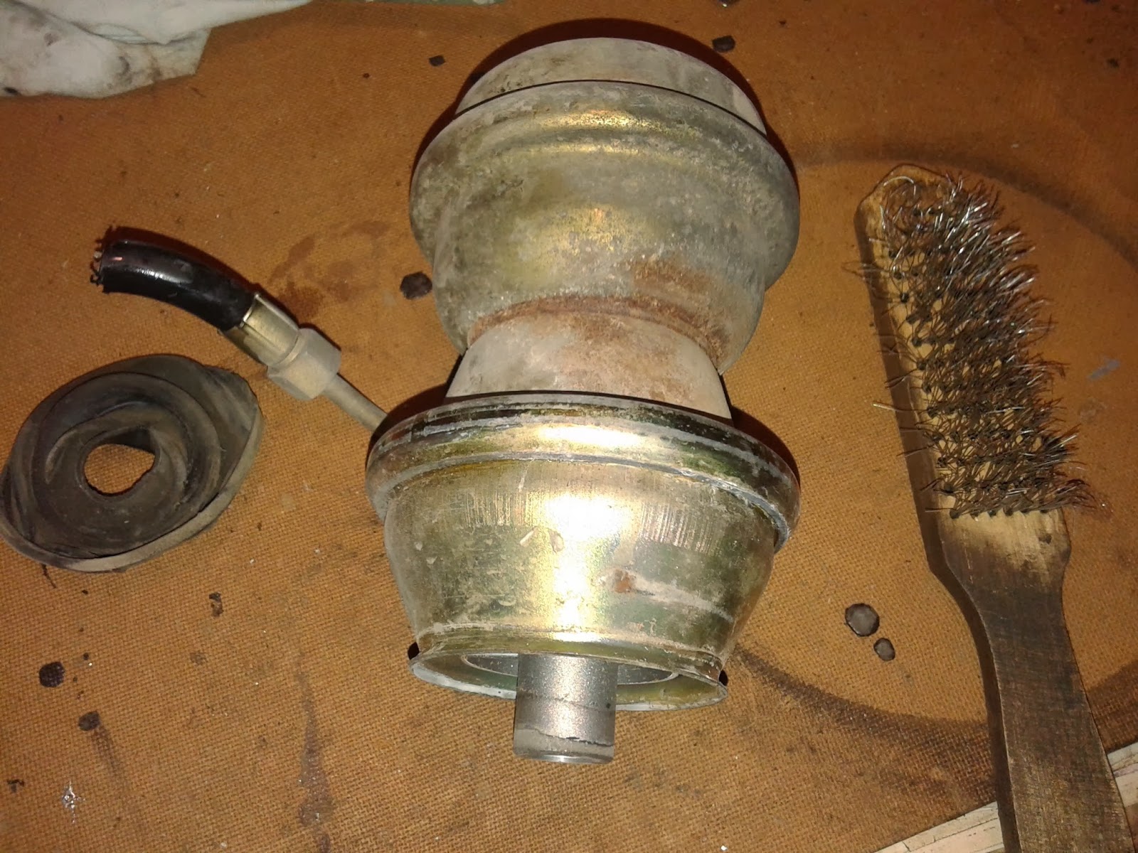 El Torres de Beniel: Reparar suspension de MG MGF hydragas trasera.