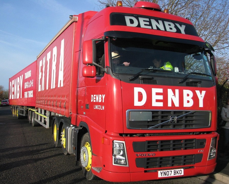 Gambar & Foto Mobil Truk Gandeng Terbaru Unik Keren 2018