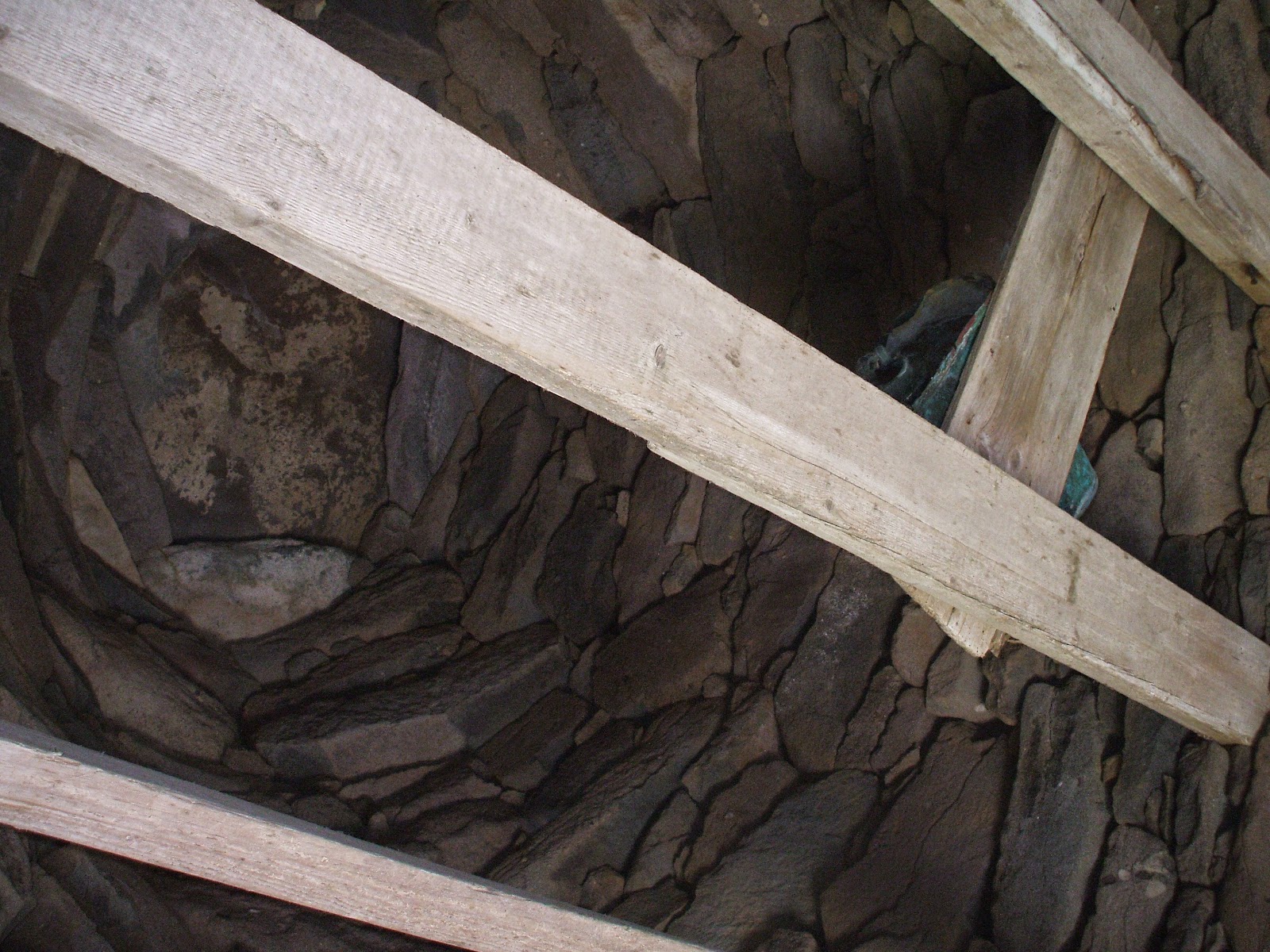 The On-Line Buzzletter: Ireland Trip Part 41: The Beehive Huts and an ...