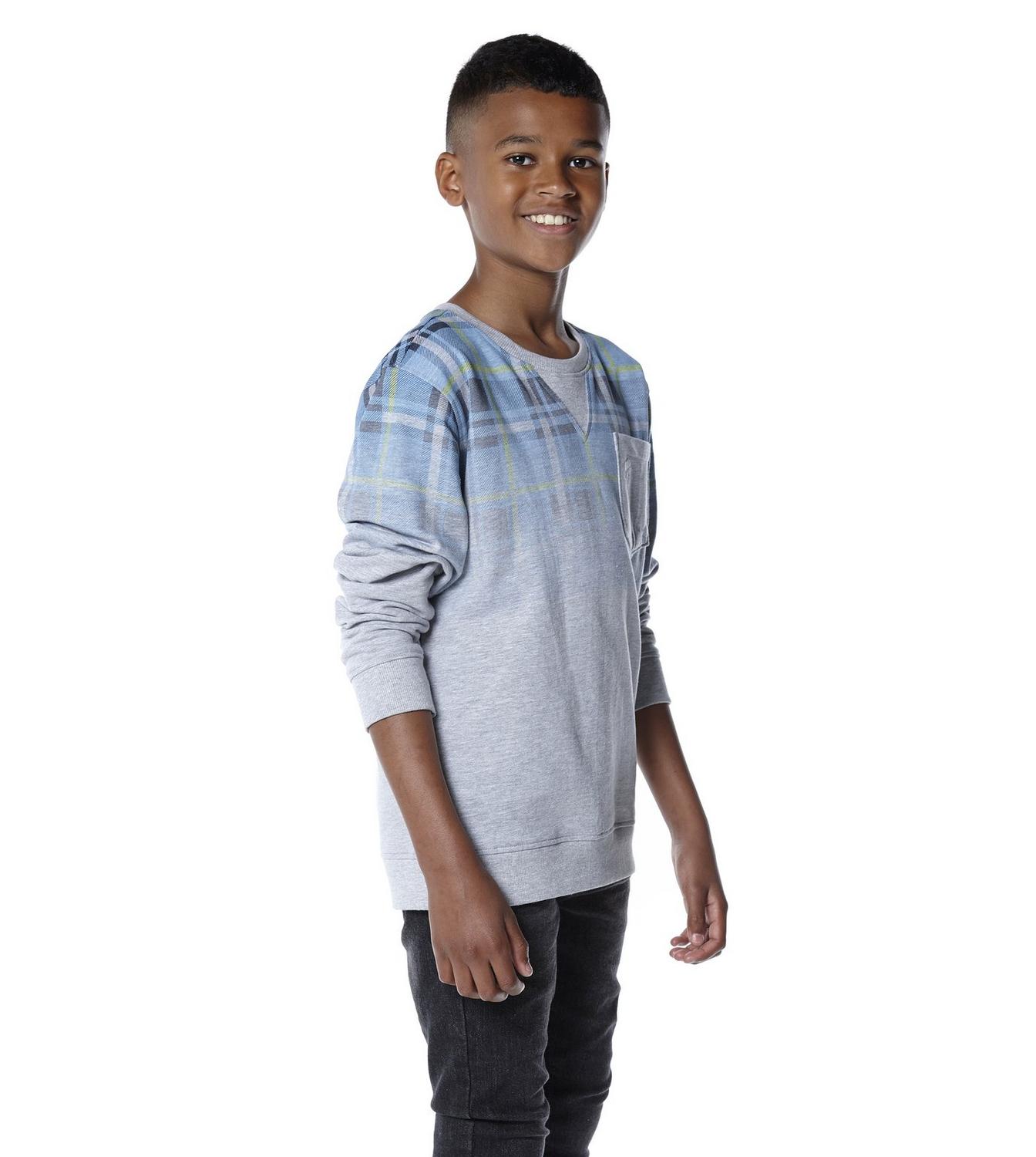 Boss Model Juniors: BOSS Juniors hanging out at Express Gifts