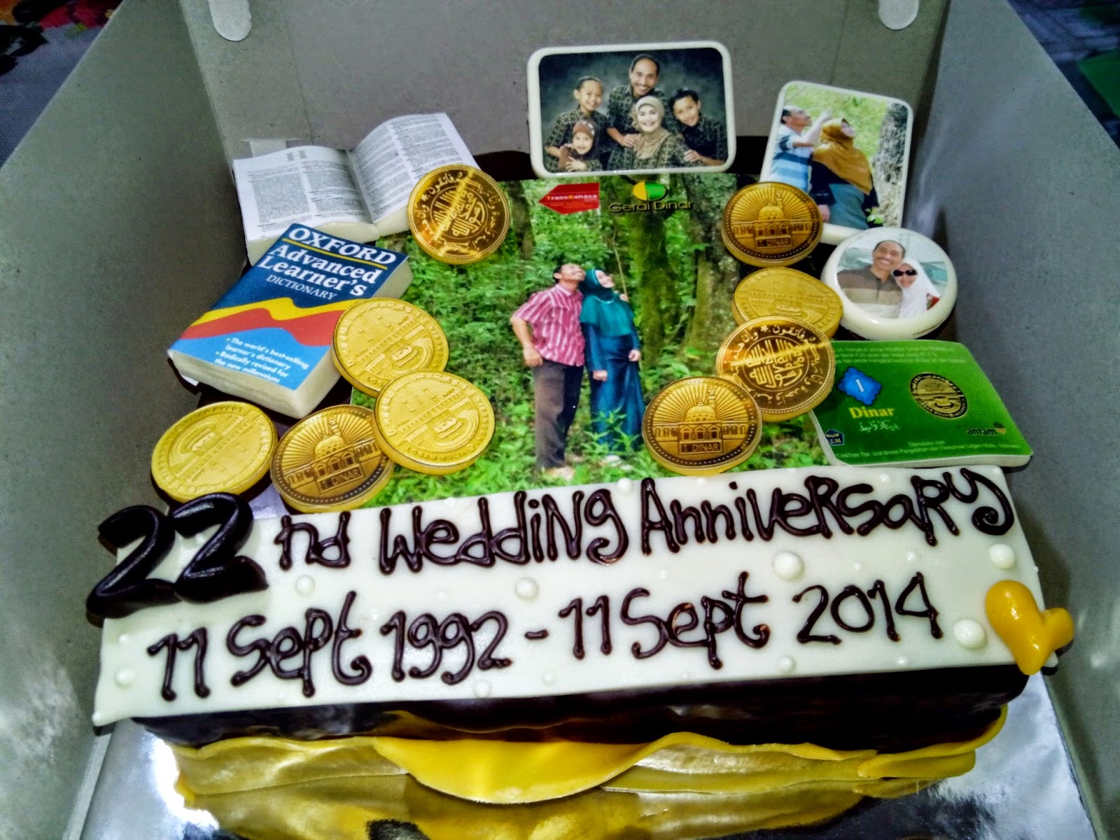 KUE ULANG TAHUN PERKAWINAN OWNER GERAI DINAR MALANG DAN TRANSBAHASA