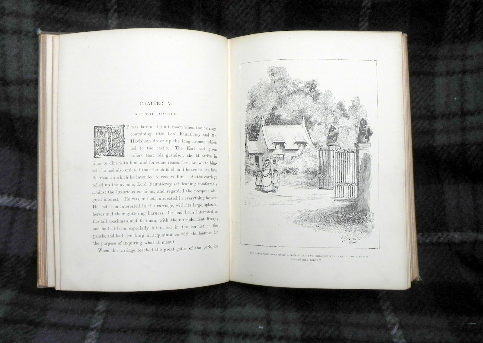 Gone Walkabout 2: Souvenir of Scotland: An Antique Book
