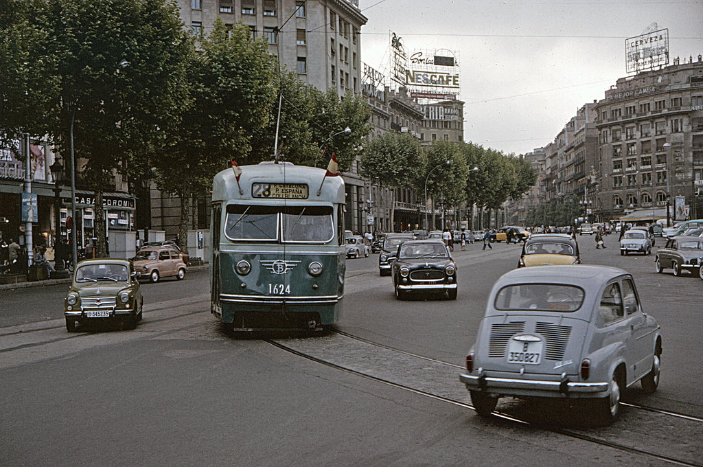 29 Fantastic Color Photos Captured Tramways of Barcelona in the 1960s ...