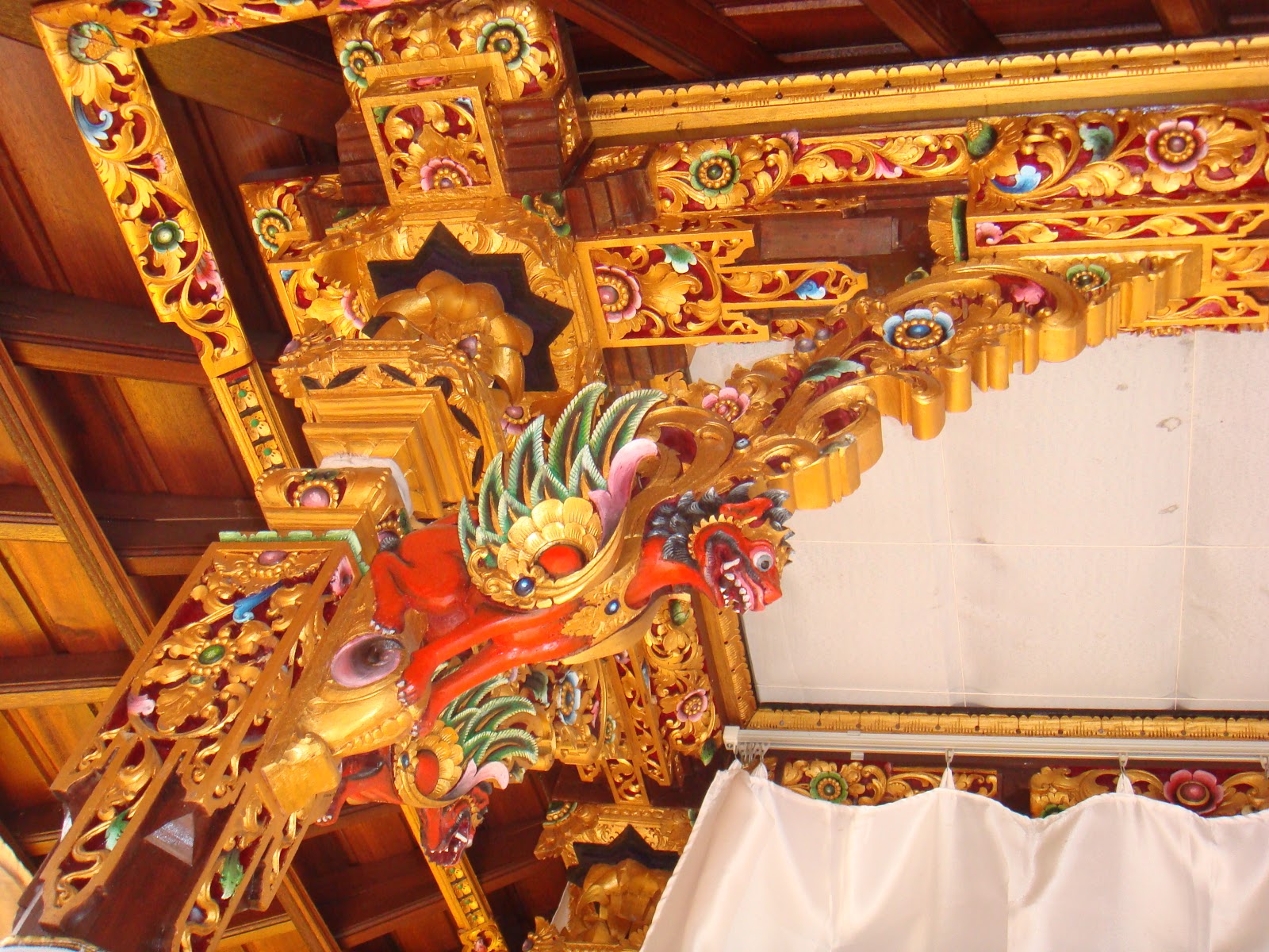 Seni Budaya Bali: Bale Bali