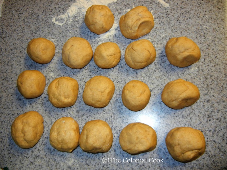 The Colonial Cook--Receipts From Colonial to Modern Day: 1845 Roll Recipe