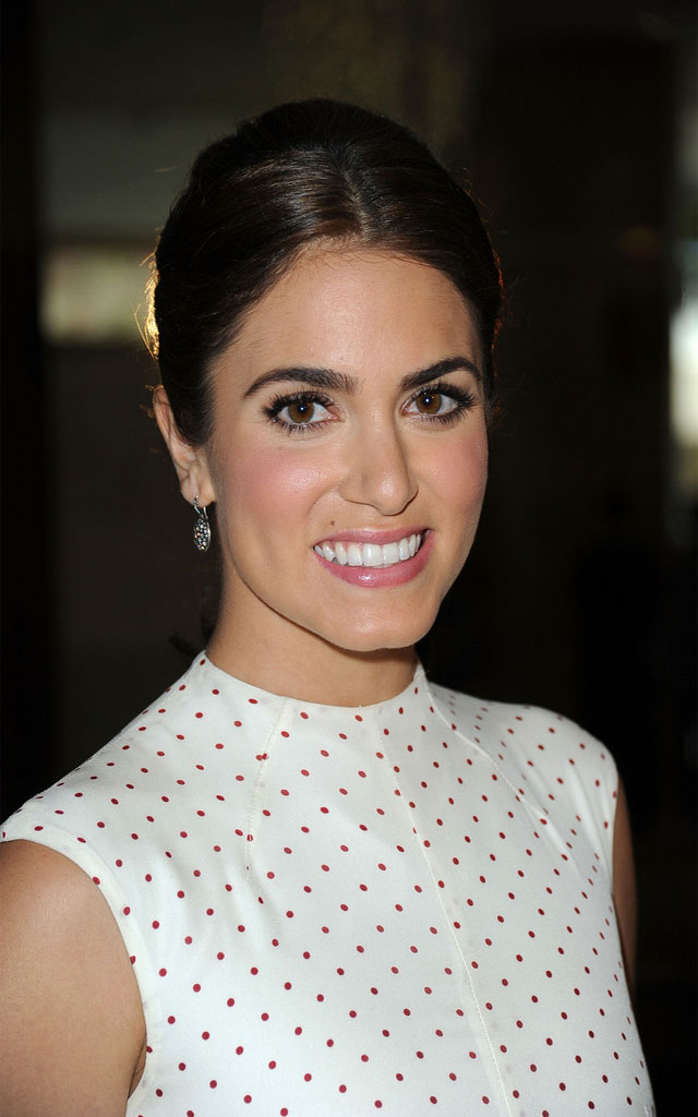 fashionjewellery: Nikki Reed Dangling Diamond Earrings