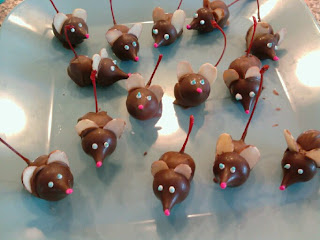 AimeeJo Desserts: Chocolate Mice