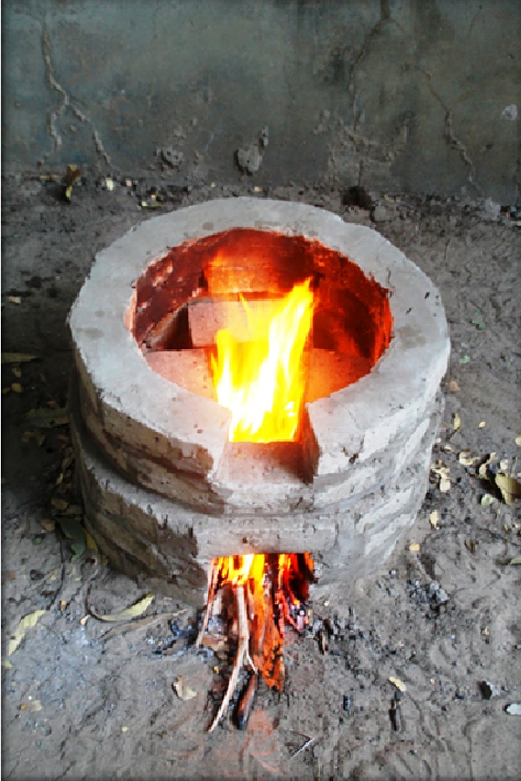 News at REAP-Canada: Introducing the 'No-Fly' Clay Stove