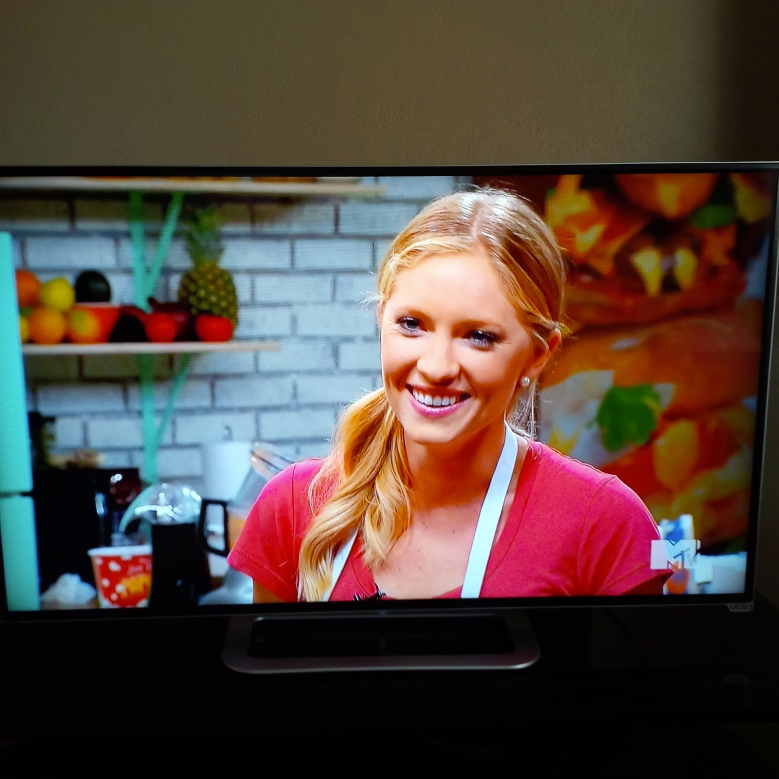 My Cooking is Amazing: Cheesy Cheetos Corn Bread Sandwich - MTV Snack-Off