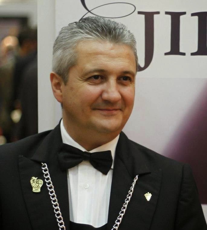 Cugiria: Bogdan și vinul