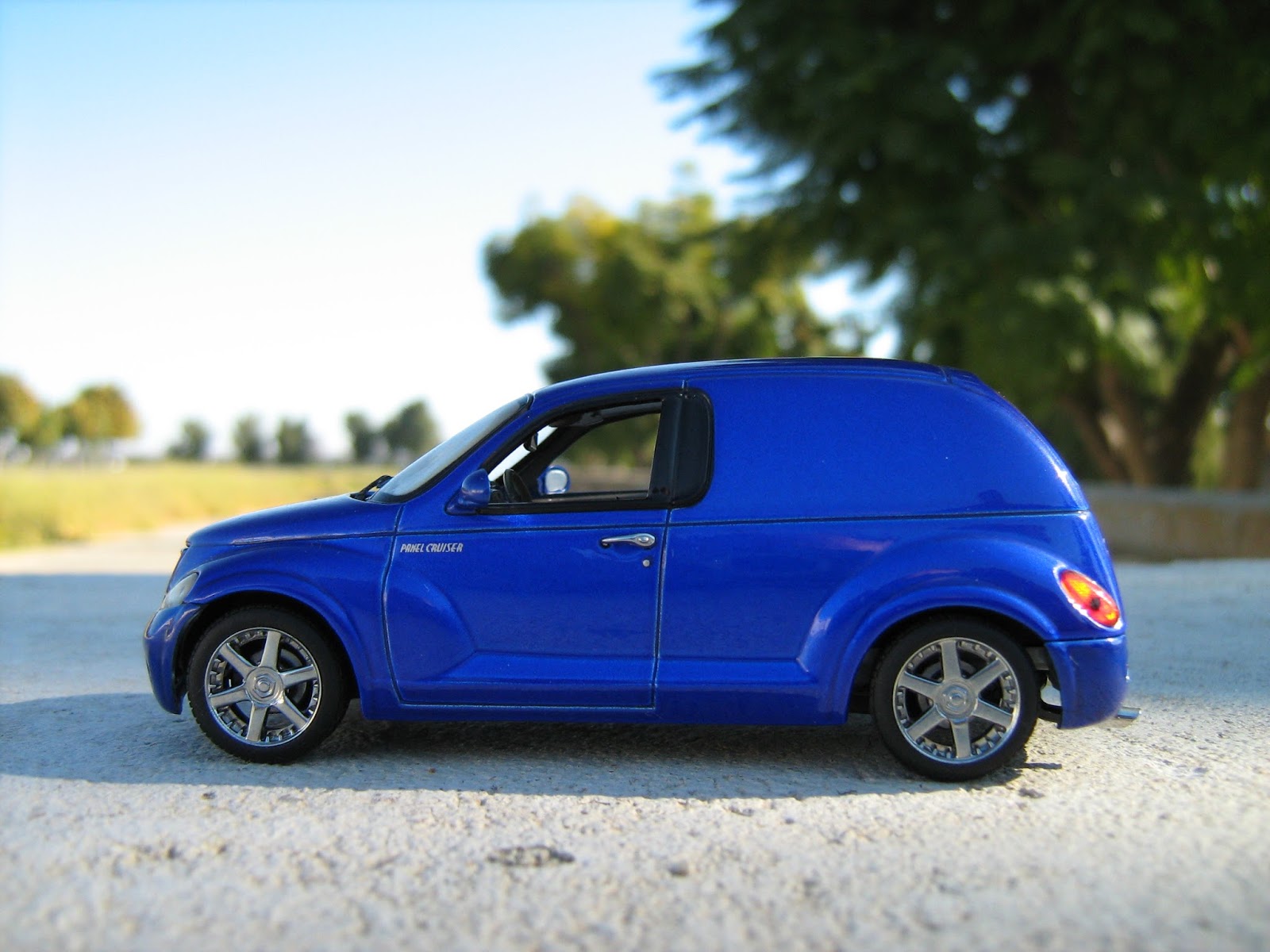 El Garaje Algabeño: Chrysler PT Cruiser Panel Van de AutoArt