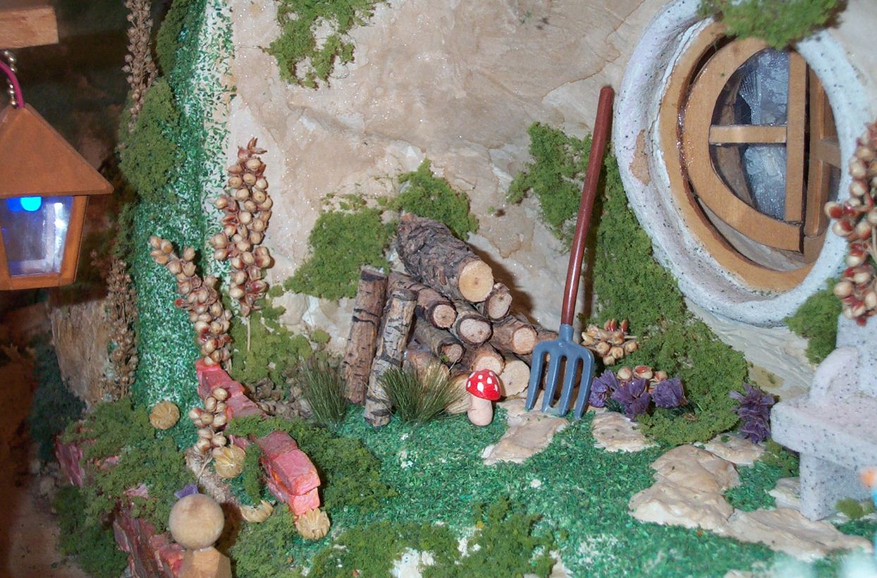 My Little House: Hobbit House Model