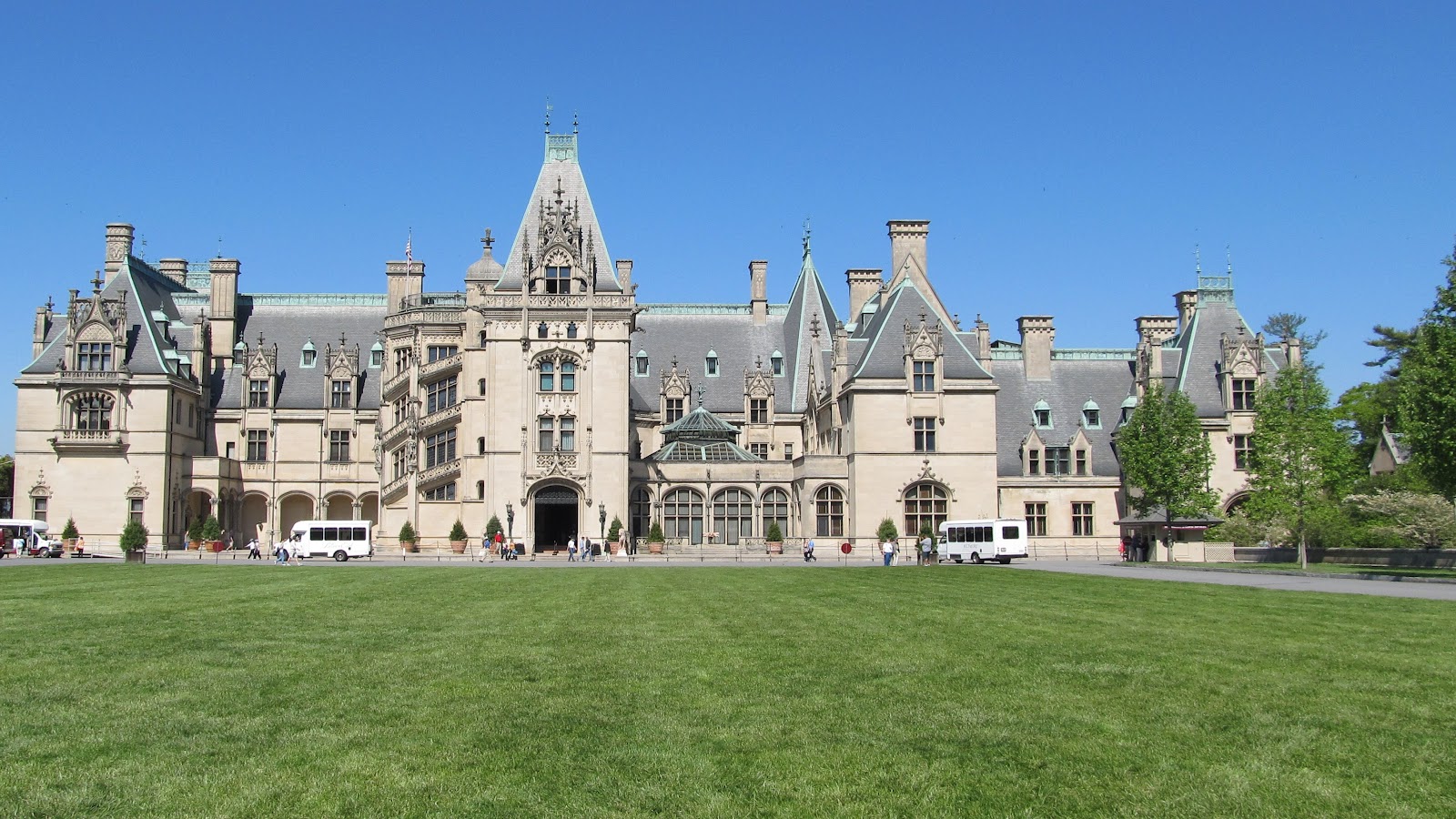 I Need Mom!: Spending a Little Time With the Vanderbilts