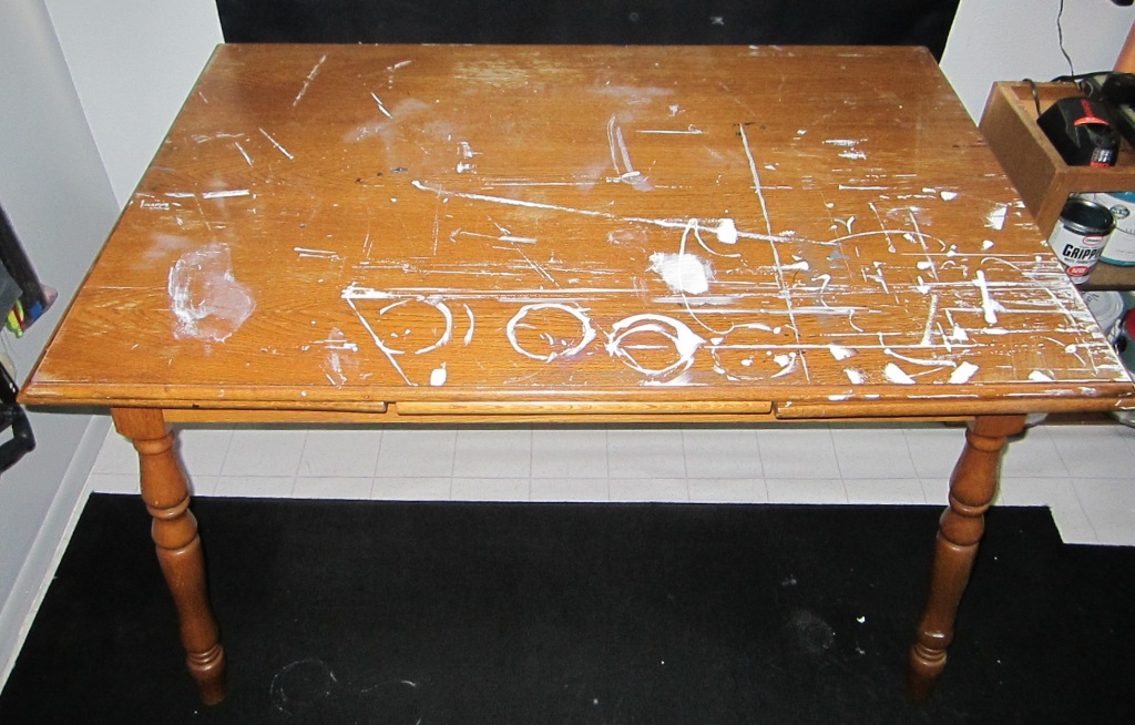 GIY: Goth It Yourself: Kitchen Makeover: Dining Table