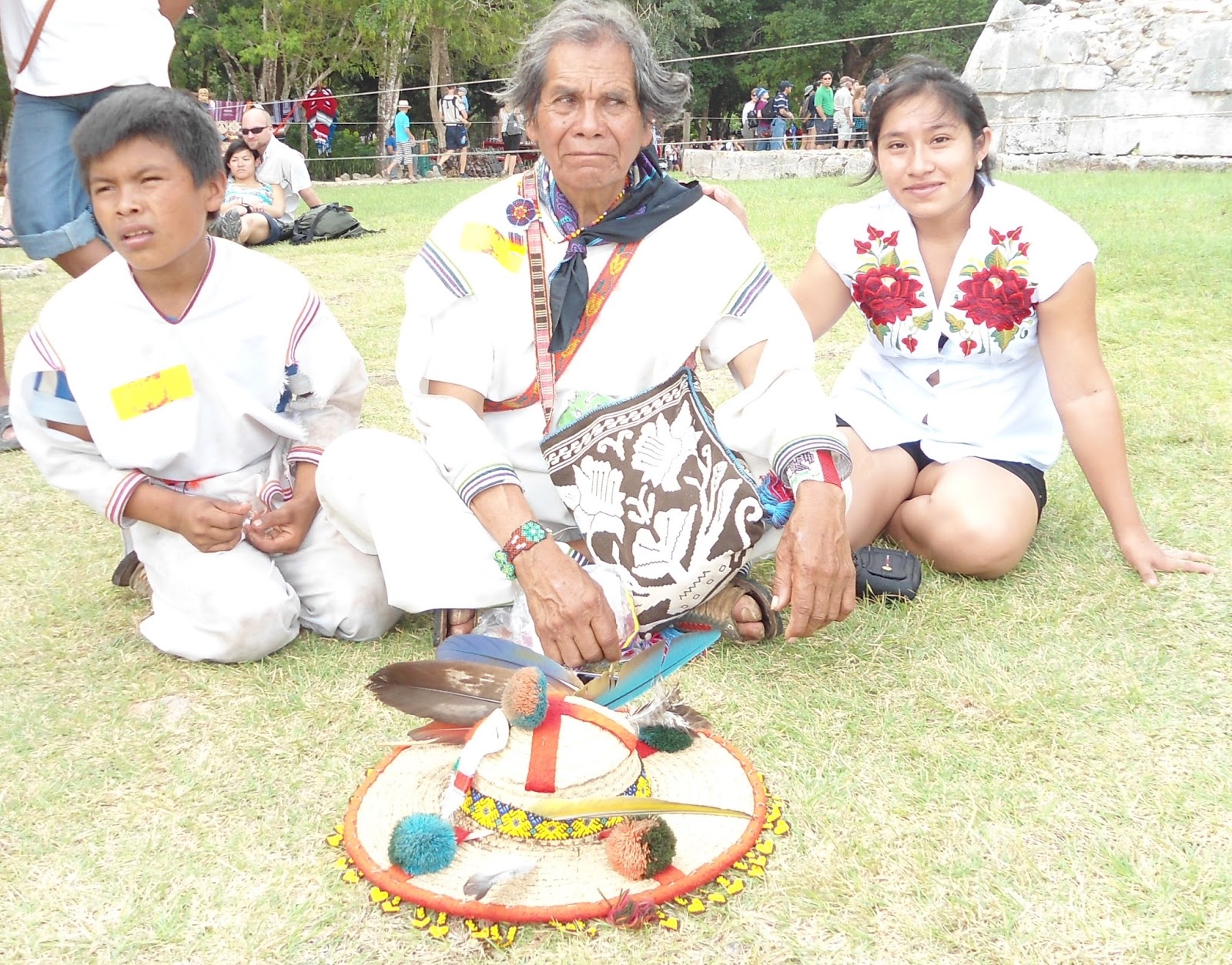 Familia Maya Laguna Chabela : USOS,COSTUMBRES Y TRADICIONES MAYAS