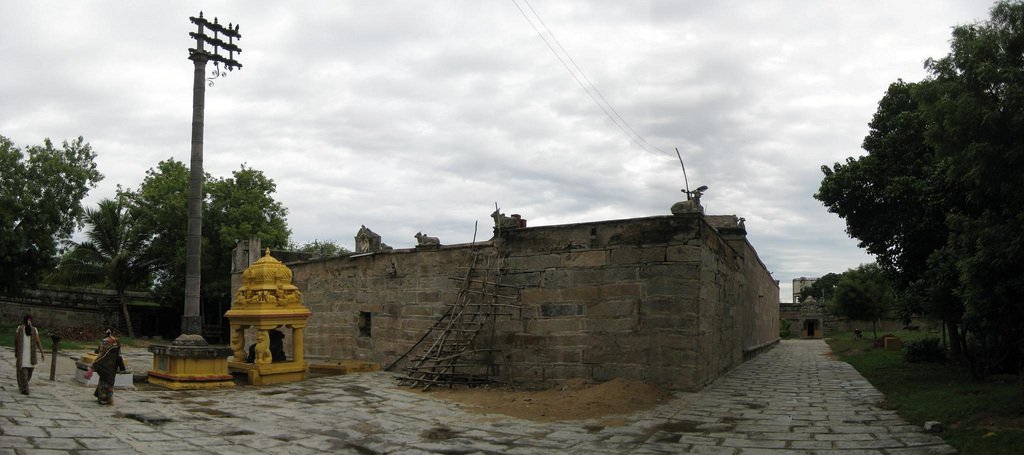 Tamilnadu Tourism: Jalanatheeswarar Temple, Thakkolam – The Temple