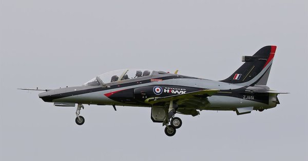 Advanced Hawk complete maiden flight - jetflightpro