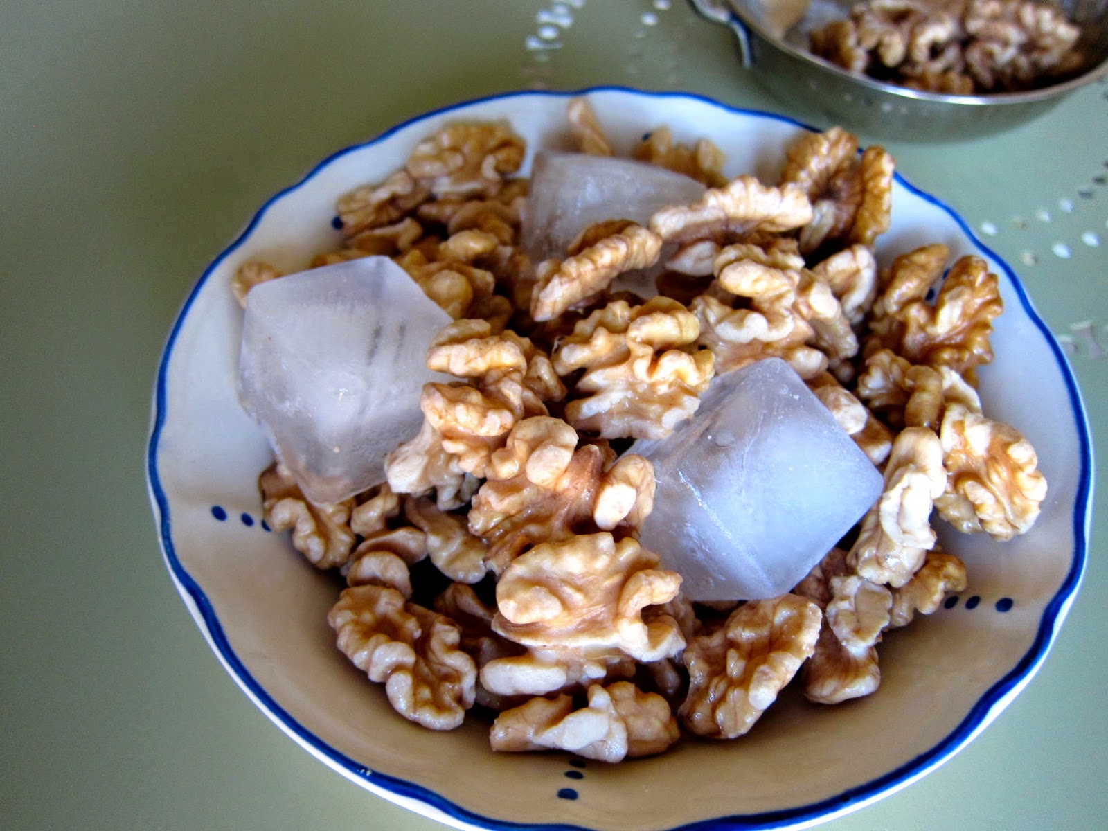 all kinds of yum: Washed Walnuts: A Healthy Perfect Summer Snack