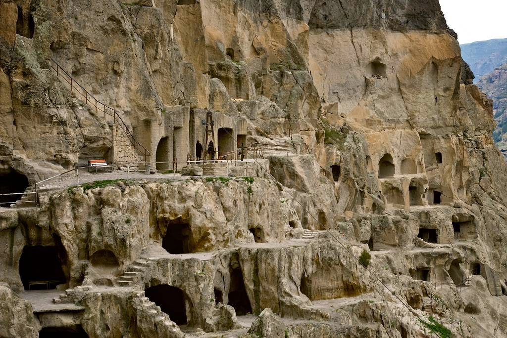 The Cave City of Vardzia ~ Kuriositas