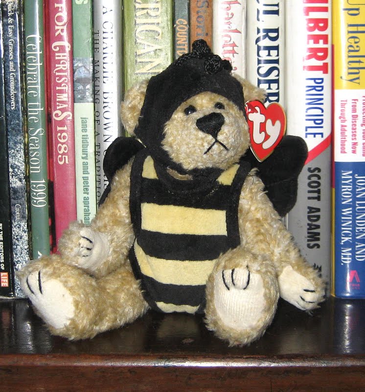 Percy's World of Toys: 2790.Bee Zee the bear