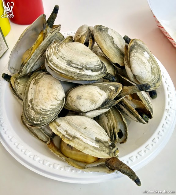 What Micky Eats...: The Clam Bar at Napeague