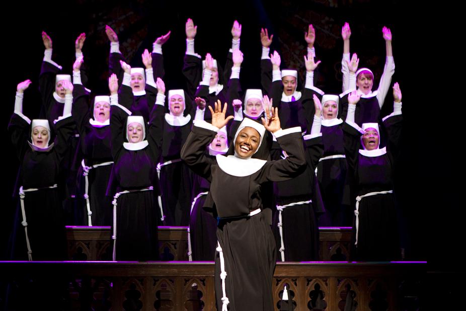 World Of Movies : Sister Act 2
