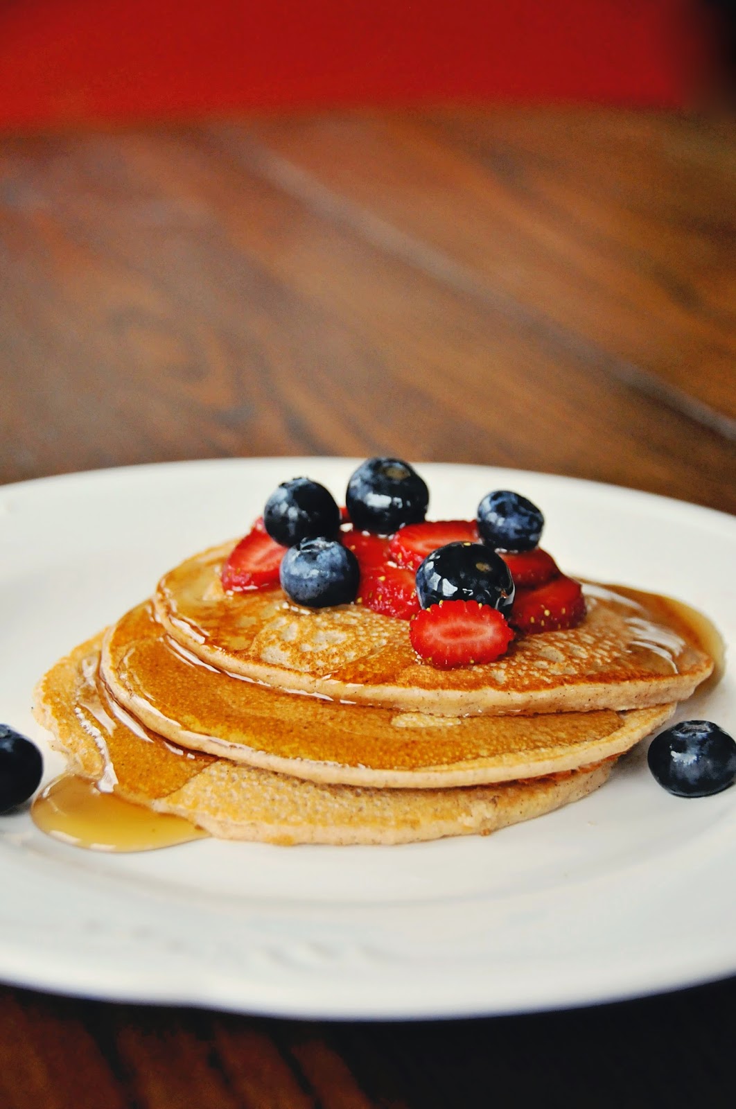 Barefoot and Baking: Blender Pancakes (of the guilt-free variety)